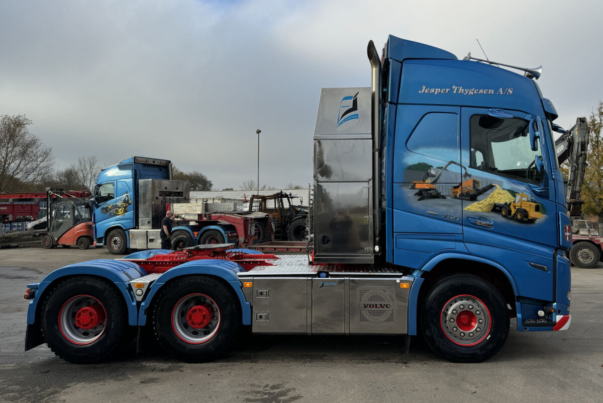 01-4924 | Jesper Thygesen – Maguires Models