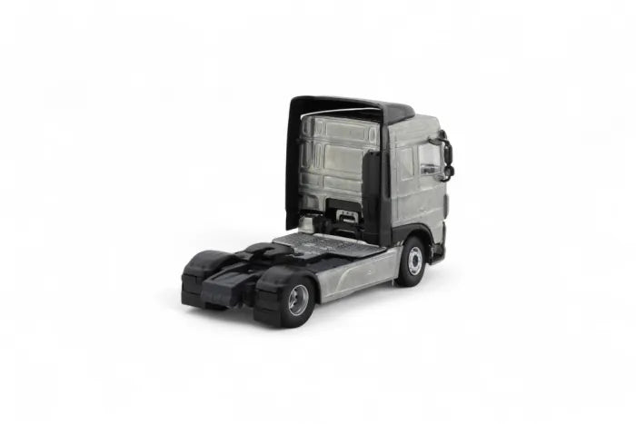78016 | DAF XF Space Cab 4x2 Kit – Maguires Models