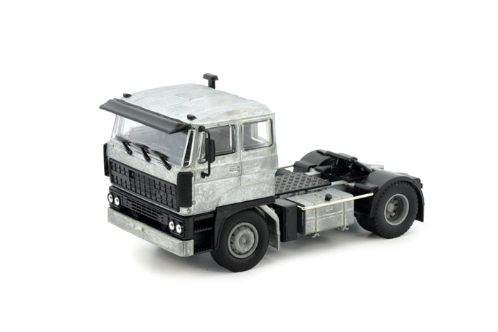 85737 | DAF 3300 Sleeper Cab 4x2 Kit – Maguires Models