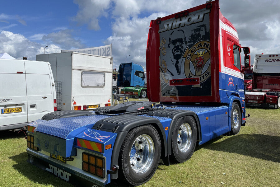 01-4683 | Jens H. Petersen – Maguires Models